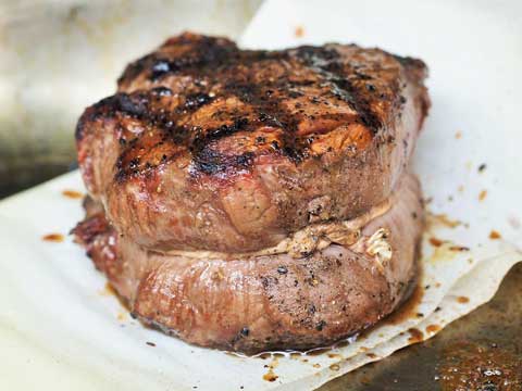 Hoe lang moet tournedos bakken? Een speciaal stukje biefstuk.