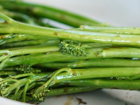 Hoe lang moet bimi koken? Ook aspergebroccoli of broccolini genoemd.