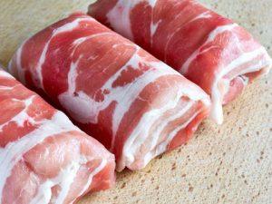 Hoe lang moet een slavink bakken? Een typisch Nederlands stukje vlees.